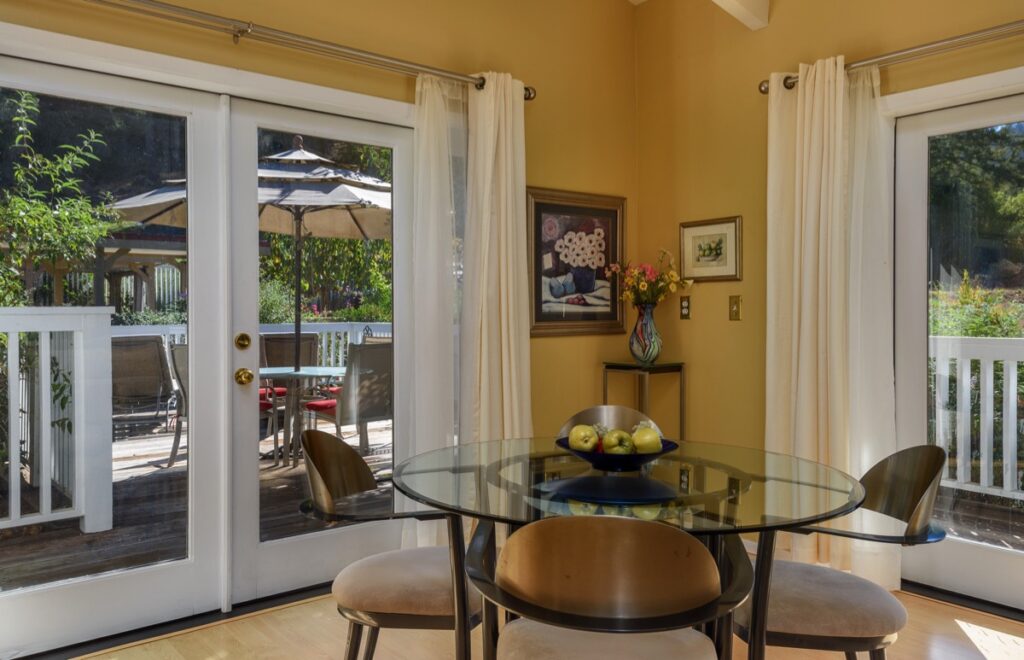 Pool House - Meadowlark Country House & Resort